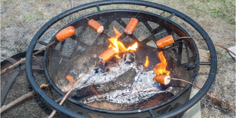5 Best Fire Pits for Cooking With Built-In Grills