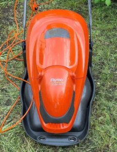 Top 8 Best Flymo Lawnmowers UK - Testing, Comparing Hover & Rotory